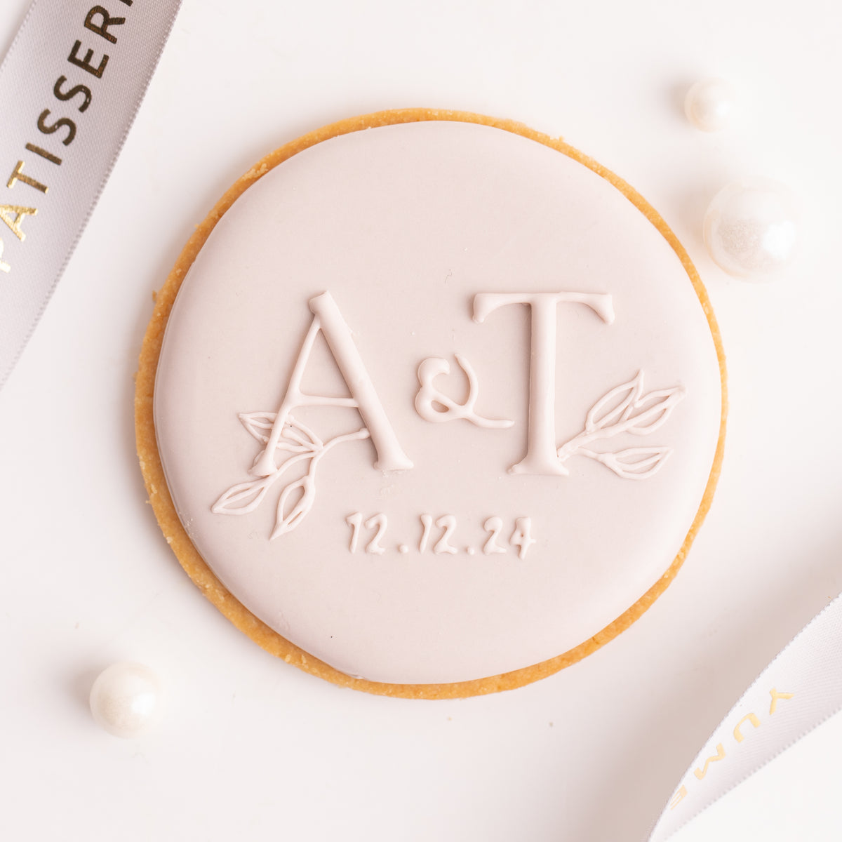 Royal Icing Monogram Cookies Wedding Favours – Yume Patisserie